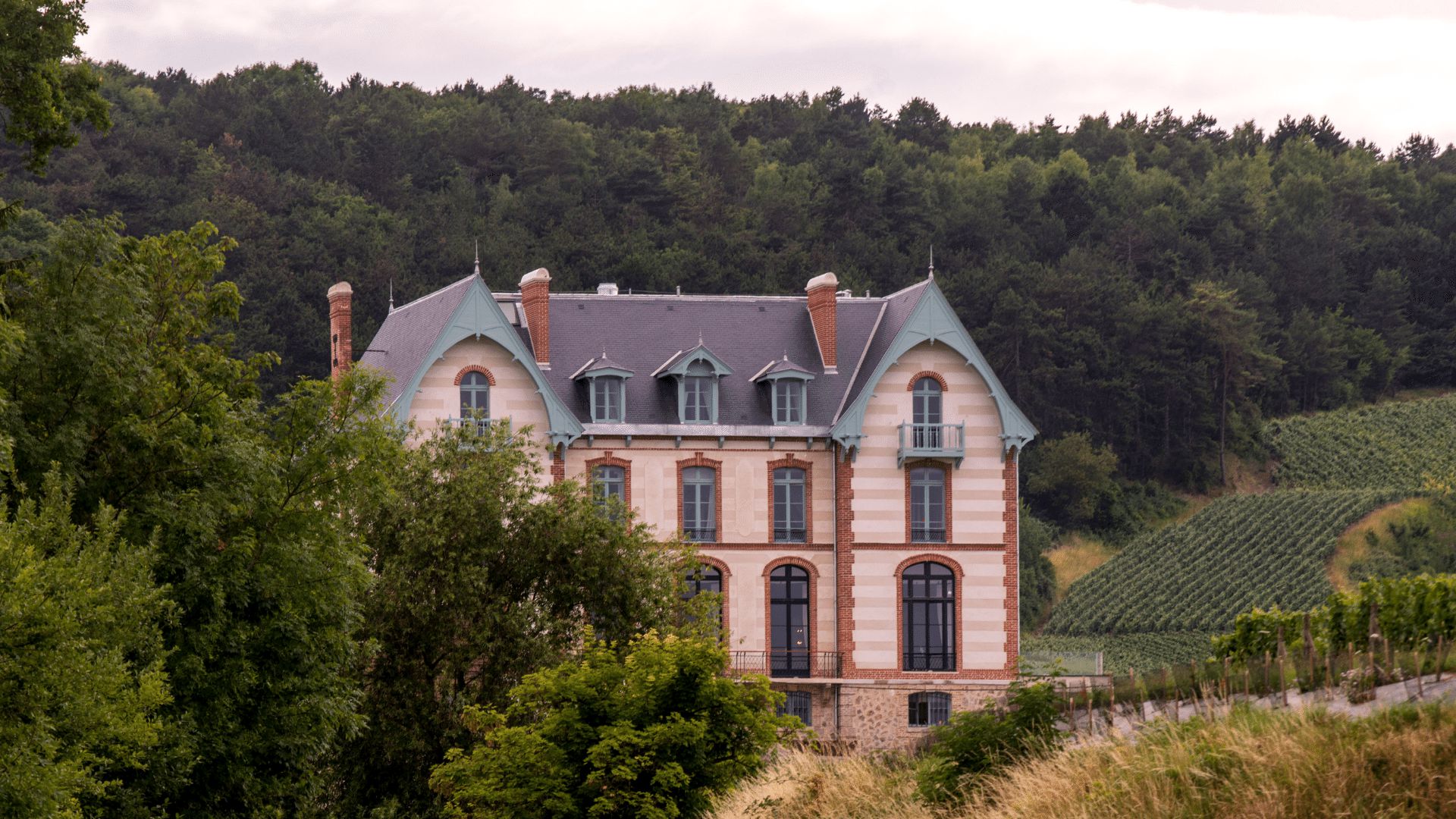 Press - Articles and press about Le Chateau de Sacy in Reims